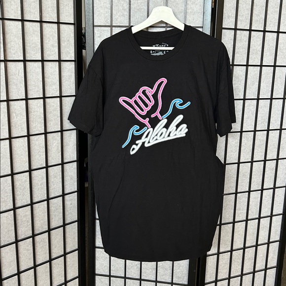 ALOHA Collection | Shirts | Aloha Collection Black Tee With Pink And ...